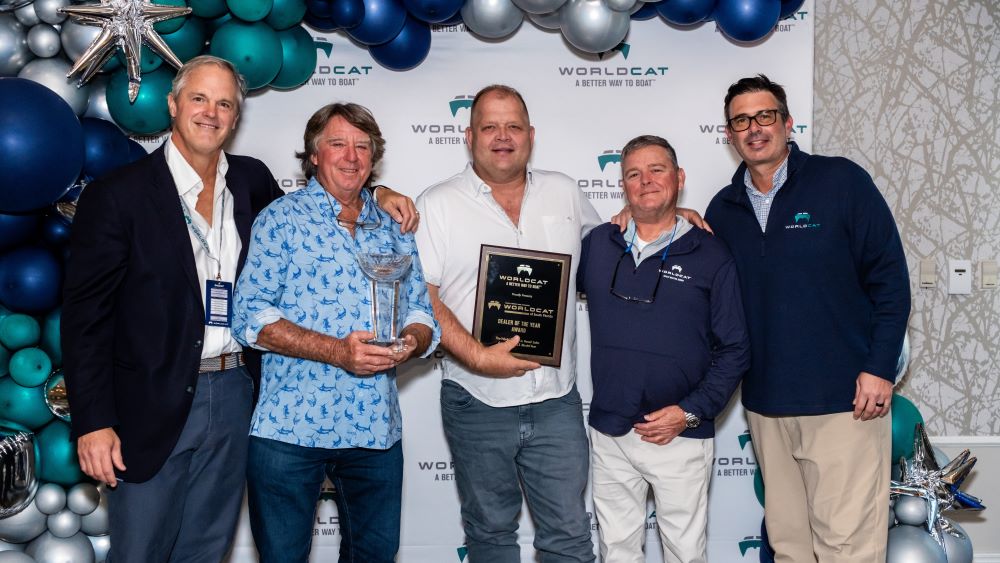 World Cat awards top dealers at 2025 Dealer Meeting